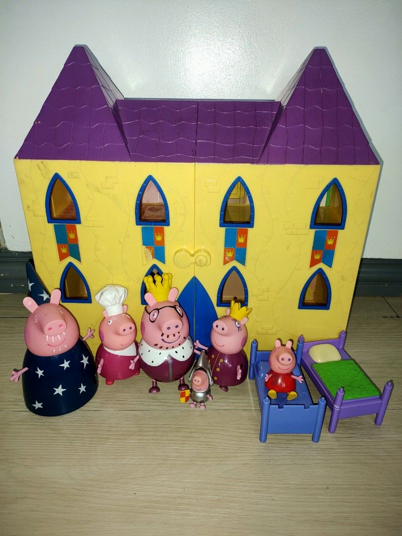 Peppa pig castle, Hobbies & Toys, Toys & Games on Carousell