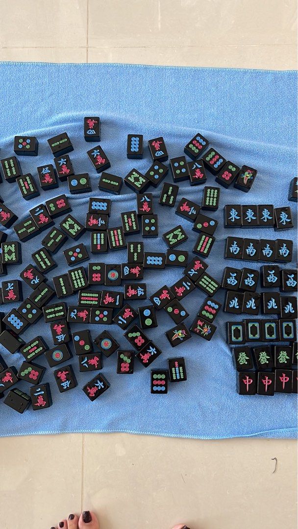 Rare black mahjong tiles, Hobbies & Toys, Toys & Games on Carousell