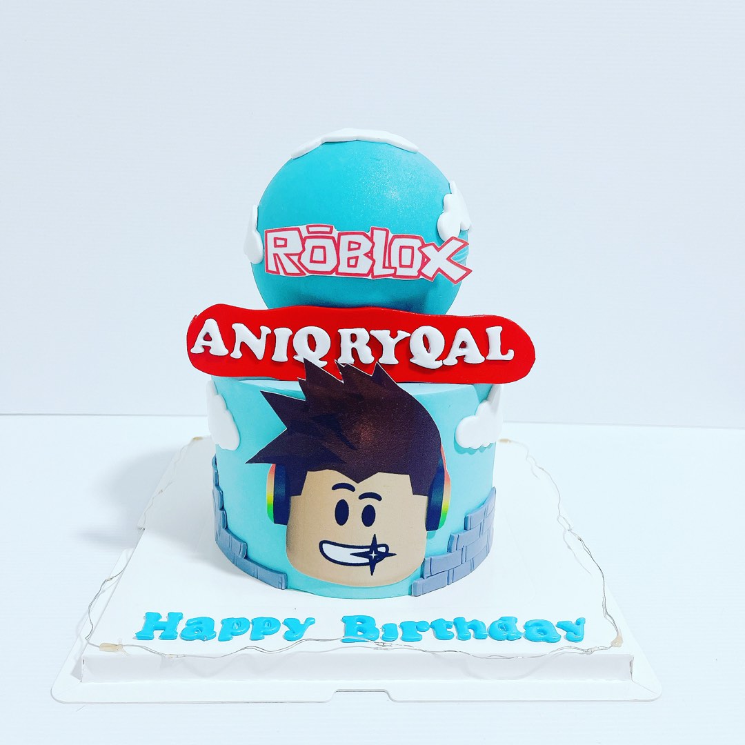 Roblox cake/customcake/pinata cake/, Food & Drinks, Homemade Bakes on ...