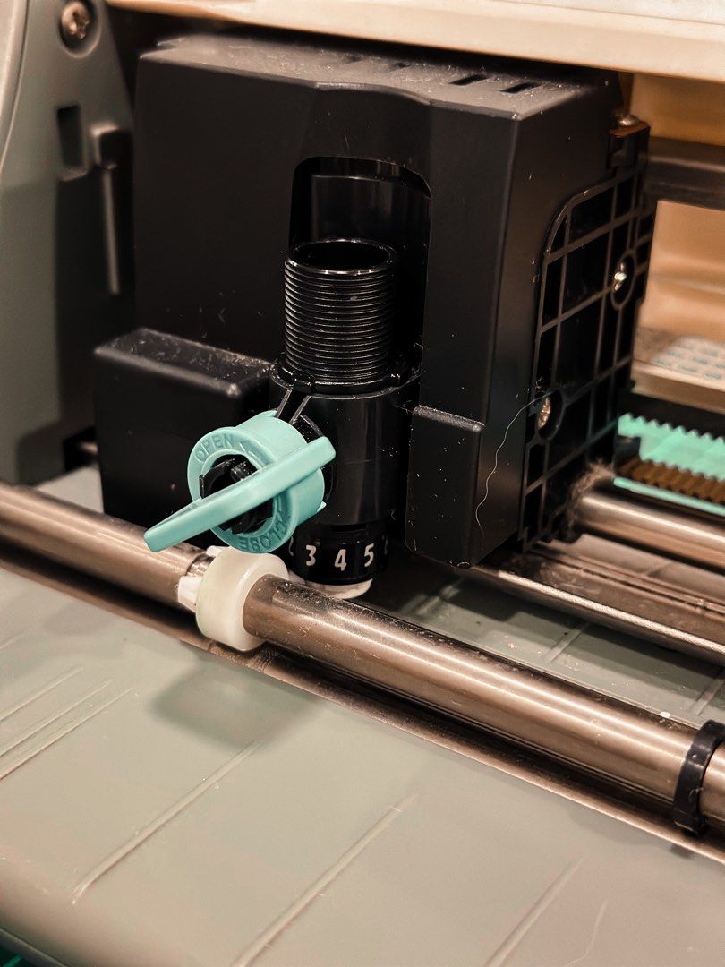 Silhouette Portrait sticker cutter, vinyl cutter, vinyl plotter ...