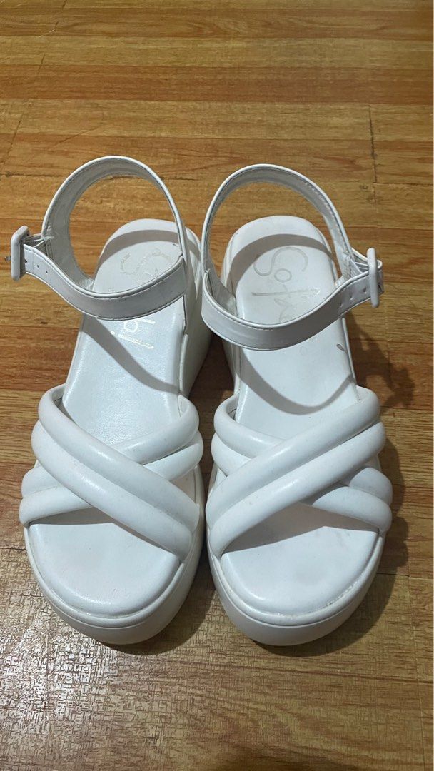 SoFab Sandal wedge white, Women's Fashion, Footwear, Wedges on Carousell