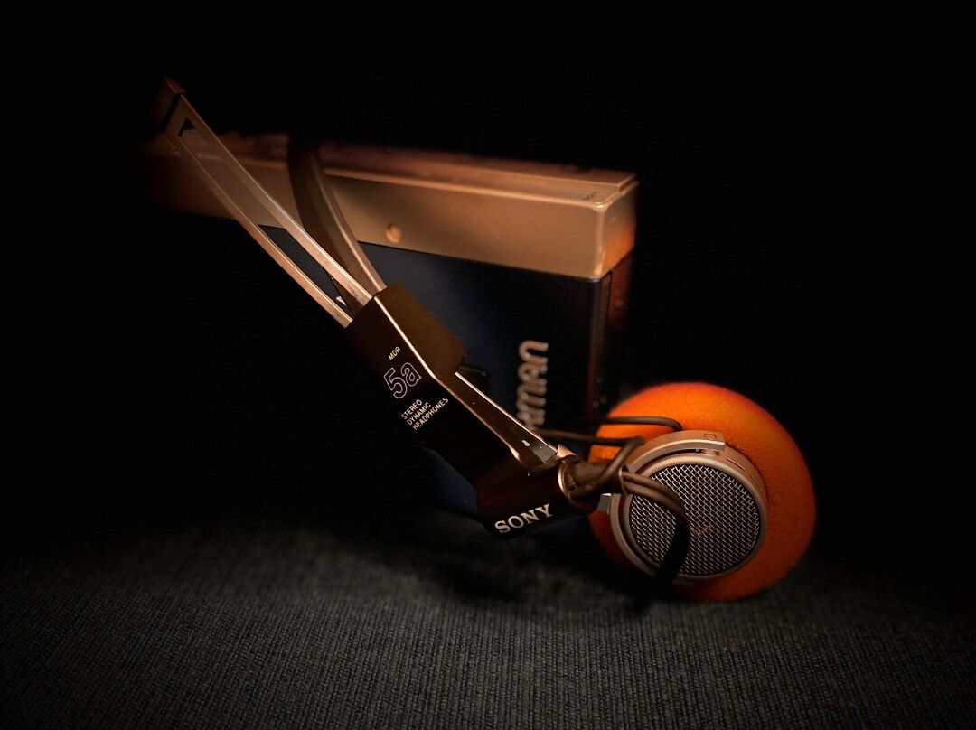 SONY TPS-L2 SONY MDR-5A 磁帶機 耳機, 興趣及遊戲, 玩具 & 遊戲類 - Carousell