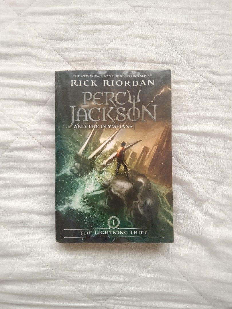 The Lightning Thief (Book 1 of Percy Jackson and the Olympians) by Rick ...