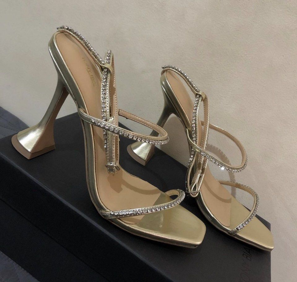 Tony Blanco Heels, Women's Fashion, Footwear, Heels on Carousell