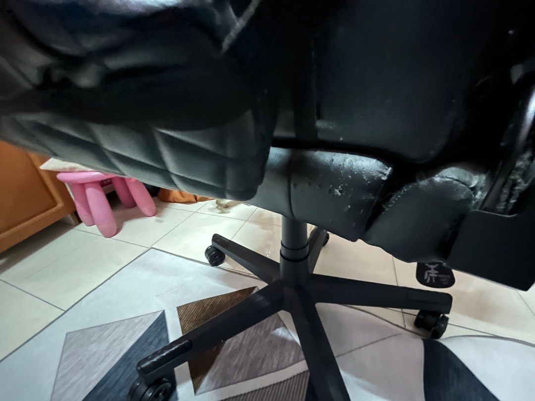 Tracing Gamers/ Office chair, Furniture & Home Living, Furniture ...