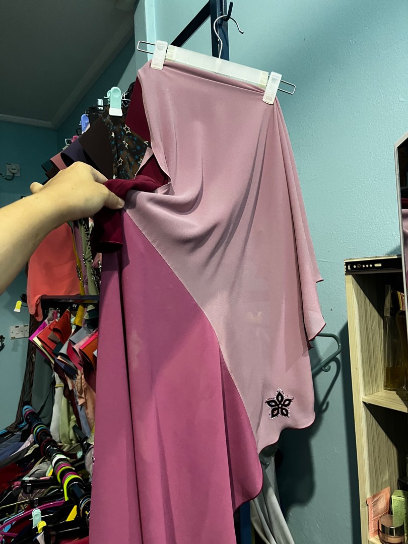 Tudung Fareeda (Original), Women's Fashion, Muslimah Fashion, Hijabs on ...