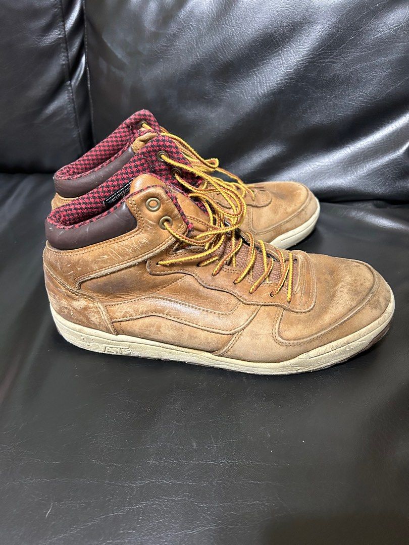 Vans Workerbee boots, Men's Fashion, Footwear, Sneakers on Carousell