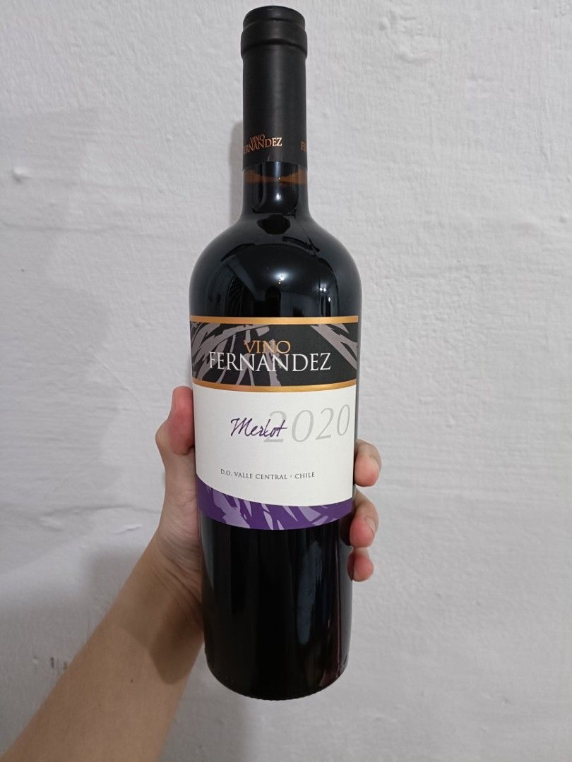 Vino Fernandez Merlot 2020, Food & Drinks, Alcoholic Beverages on Carousell