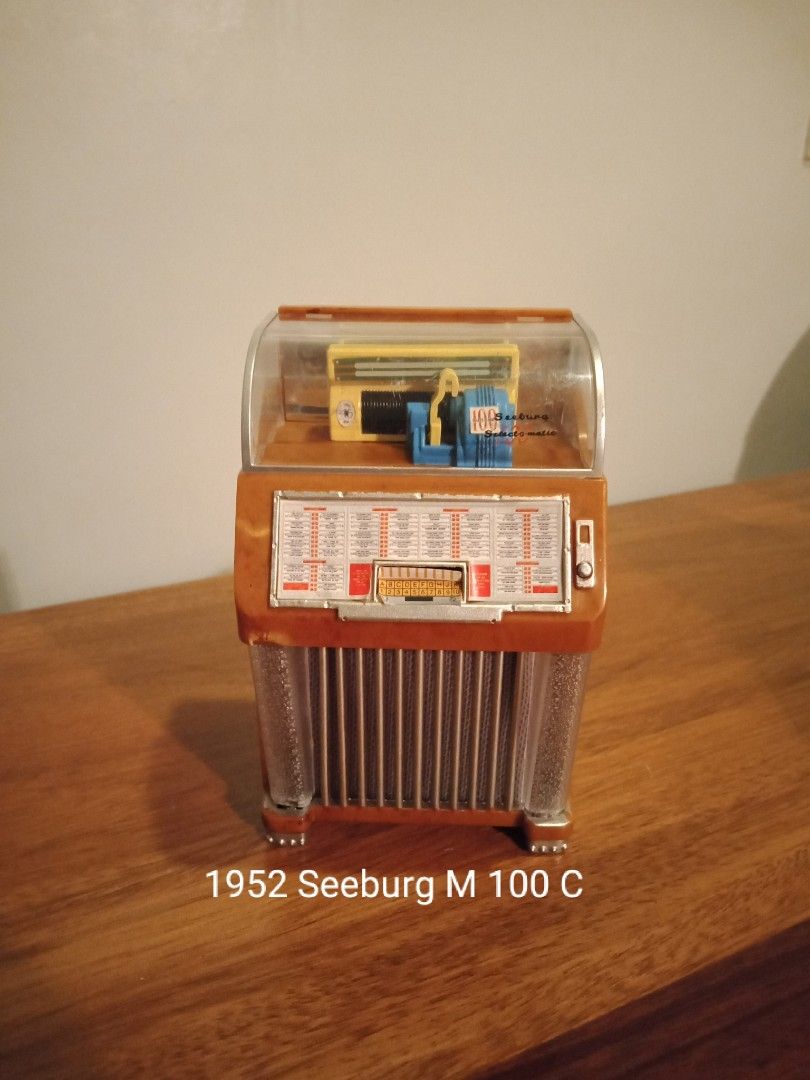 Vintage Jukebox Replica/ Miniature, Hobbies & Toys, Memorabilia ...