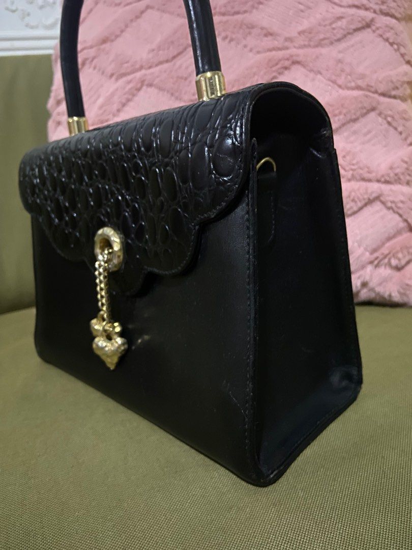 Vintage Standalone Box Type Bag, Women's Fashion, Bags & Wallets ...