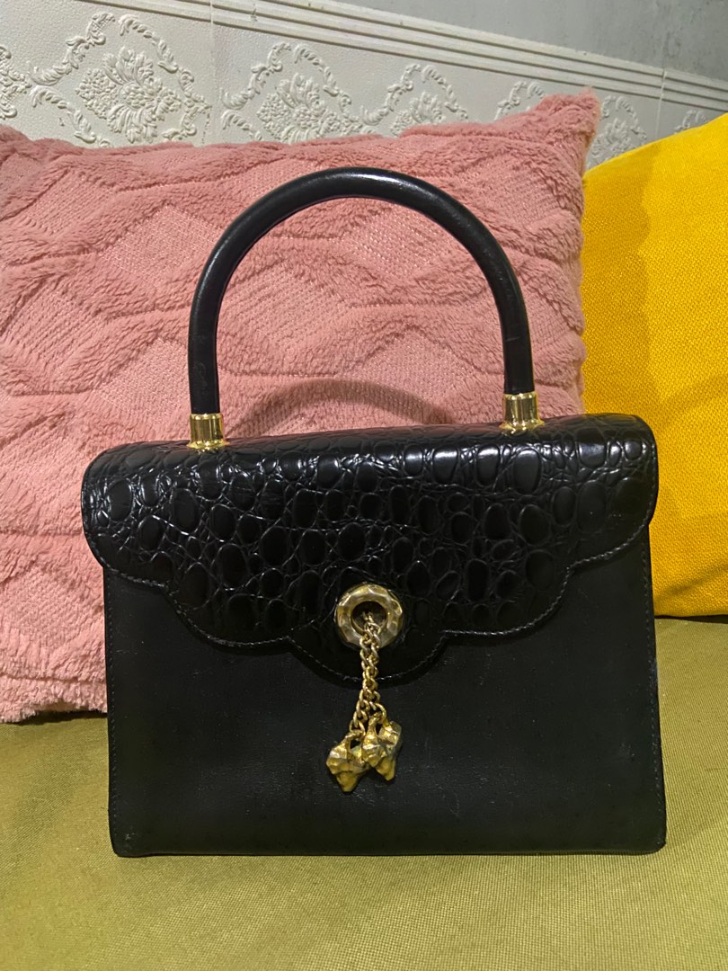 Vintage Standalone Box Type Bag, Women's Fashion, Bags & Wallets ...