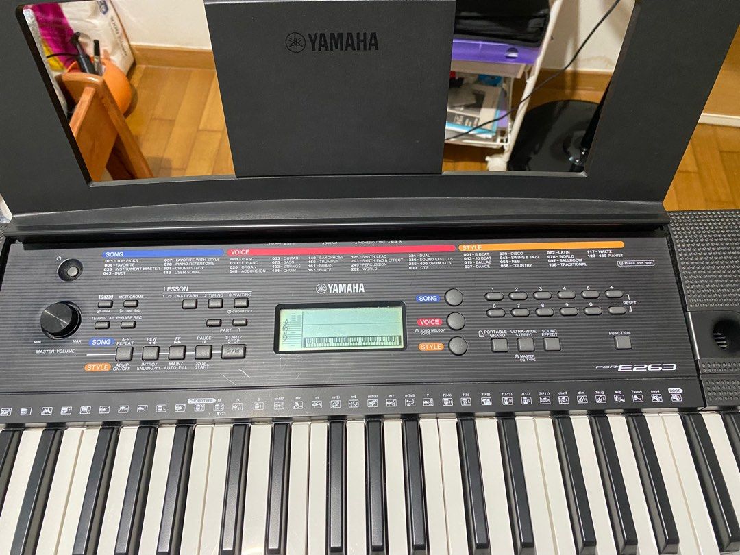 Yamaha keyboard PSR E263 original with stand and books., Hobbies & Toys ...