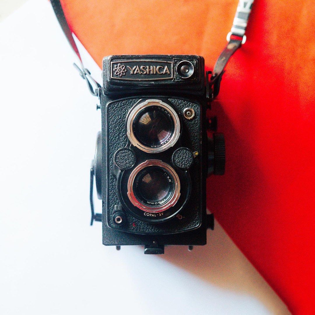 Yashica mat 124, Photography, Cameras on Carousell