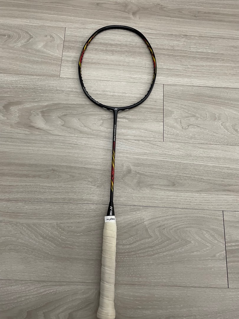 Yonex NF800 Nanoflare 800 JP版羽毛球拍（日本版）, 運動產品, 運動與體育, 運動與體育 - 球拍和球類運動 - Carousell