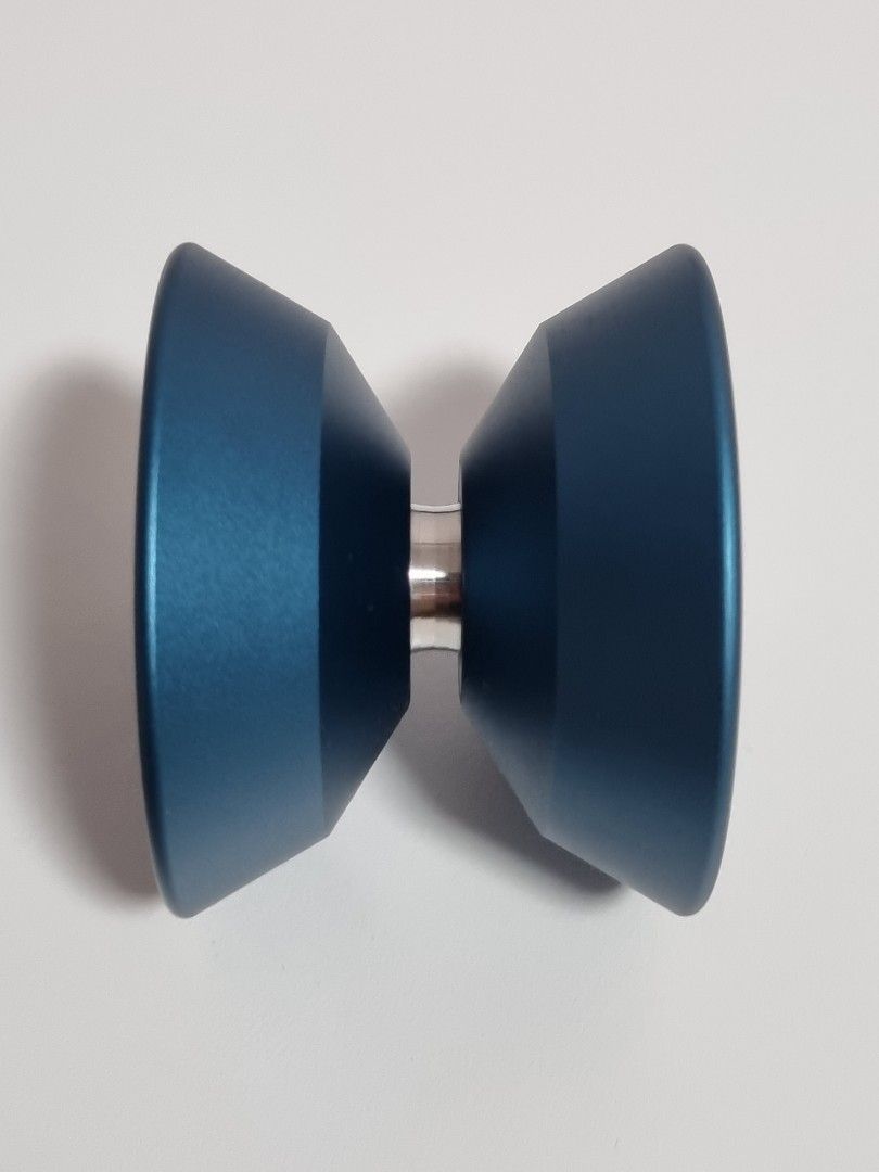Yoyo | YYR Futura, Hobbies & Toys, Toys & Games on Carousell