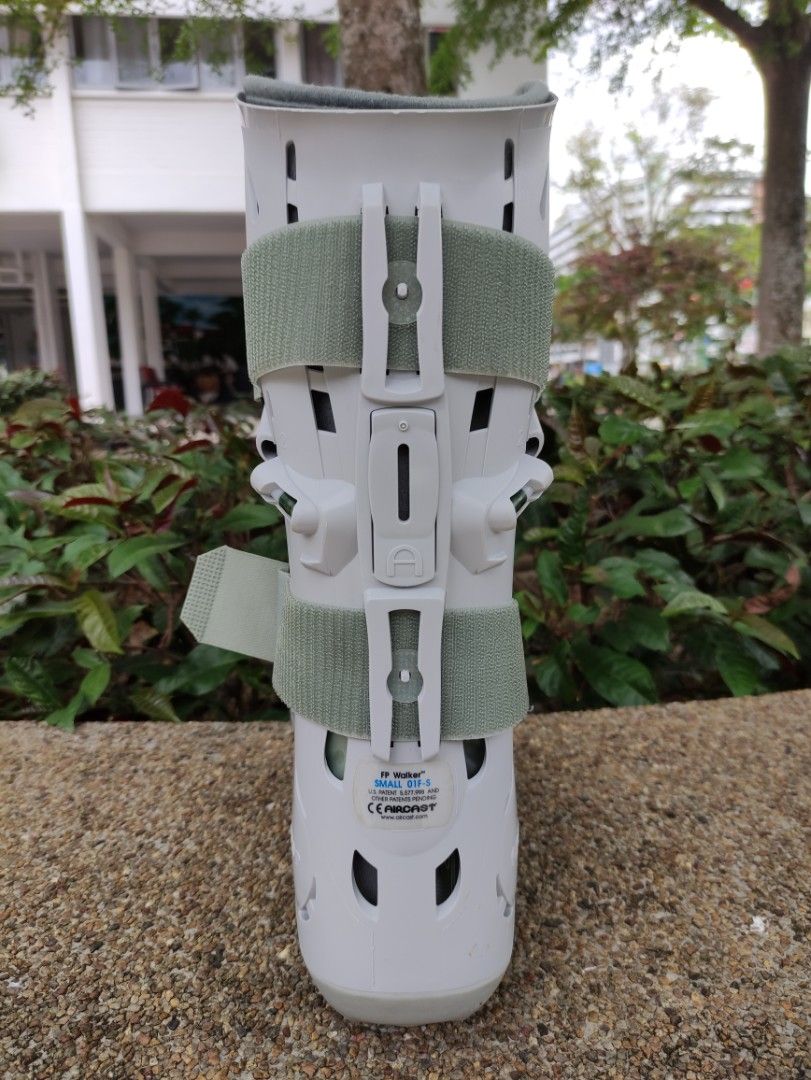 AIRCAST FP ( Foam Pneumatic) Walker Boots ( Size: S), Health ...