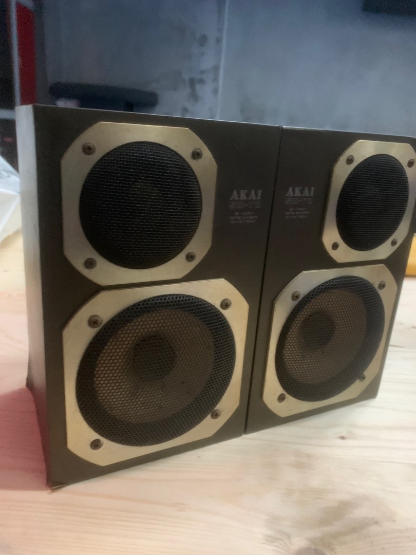 Akai Sw 7ii Bookshelf Speakers, Audio, Soundbars, Speakers & Amplifiers on Carousell
