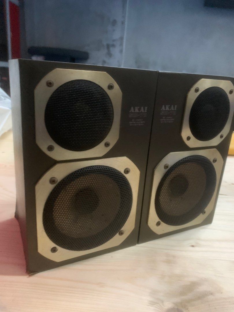 Akai Sw 7ii Bookshelf Speakers, Audio, Soundbars, Speakers & Amplifiers on Carousell