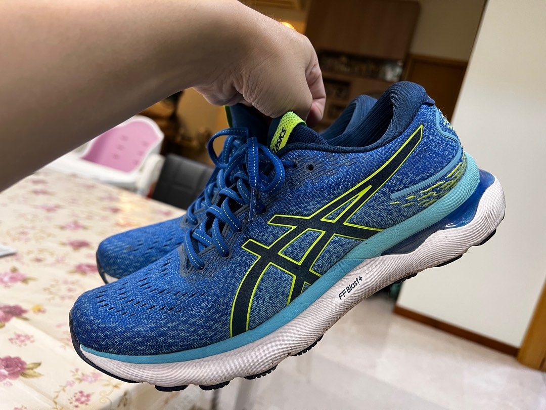 ASICS Nimbus 24, Men's Fashion, Footwear, Casual shoes on Carousell