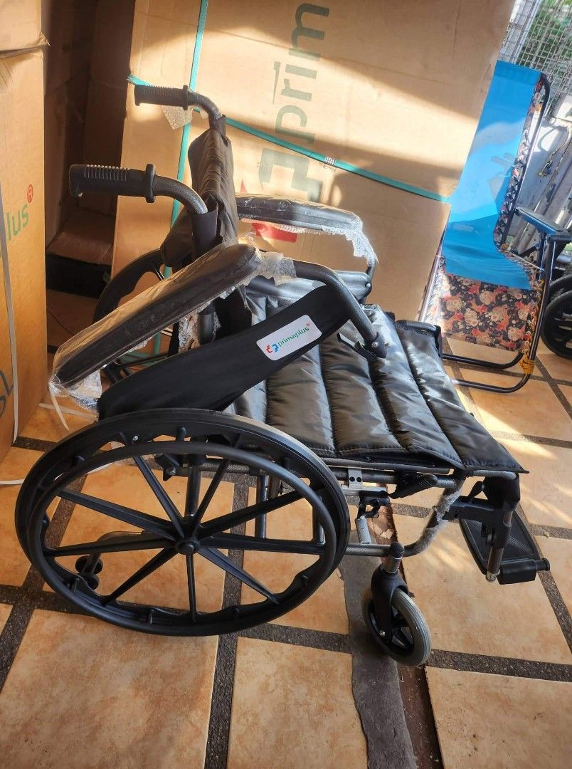 BARIATRIC WHEELCHAIR/ OBESE CHAIR, Health & Nutrition, Assistive ...