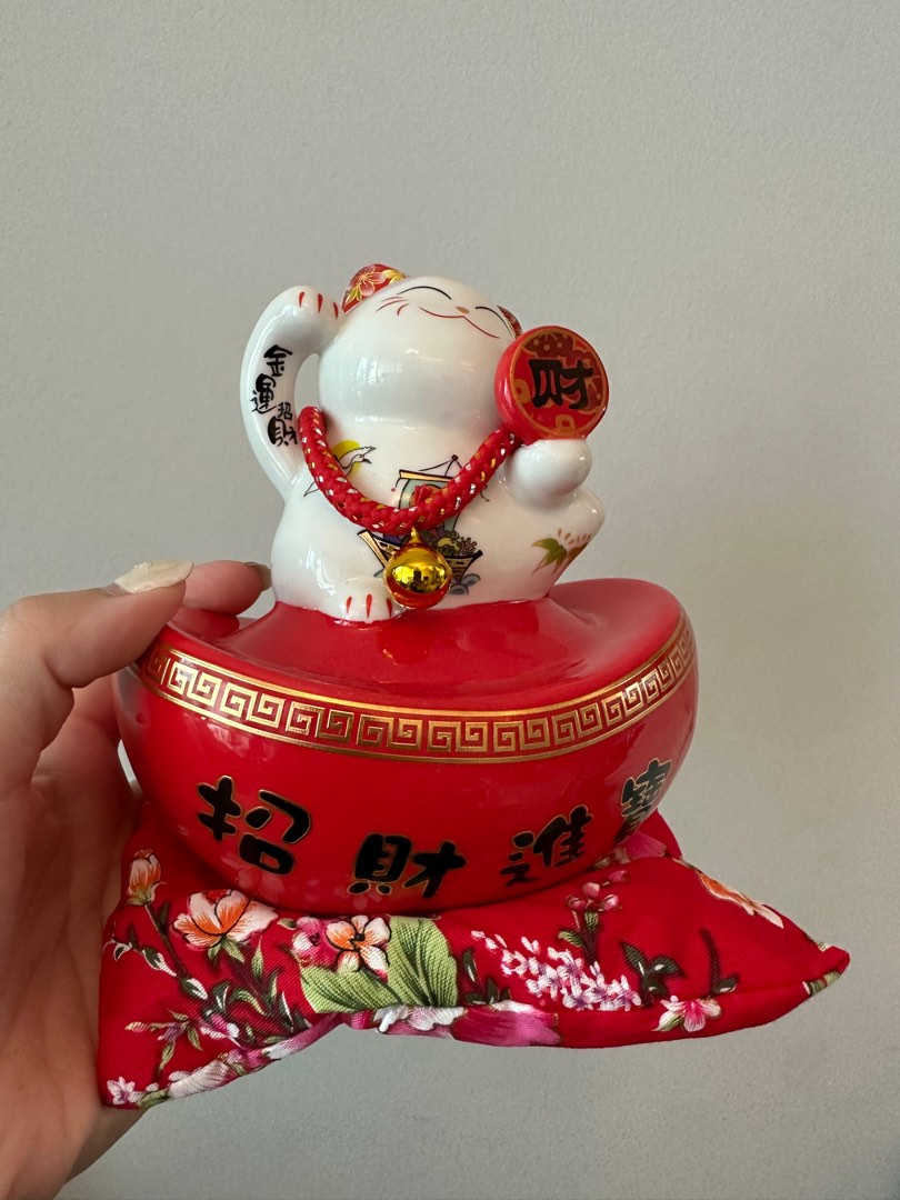 BNIB Fortune Cat Display with Coin Bank, Furniture & Home Living, Home ...