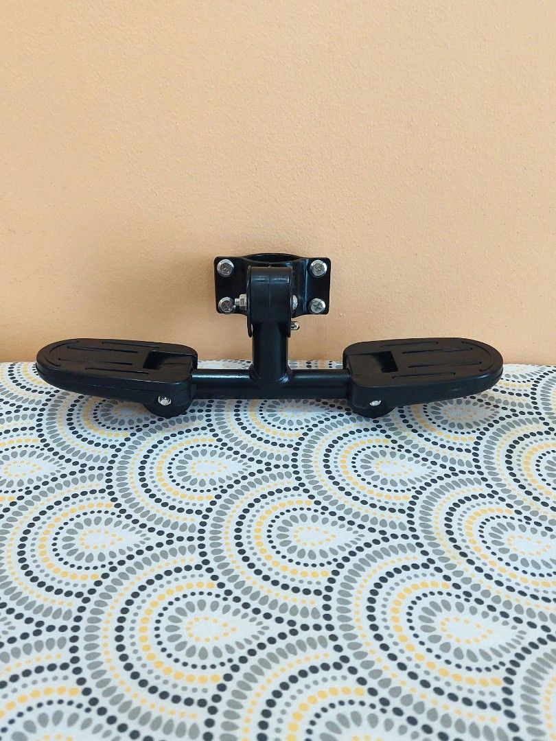 BRAND NEW Universal Foldable Scooter Foot Rest / Foot Pedal, Sports ...
