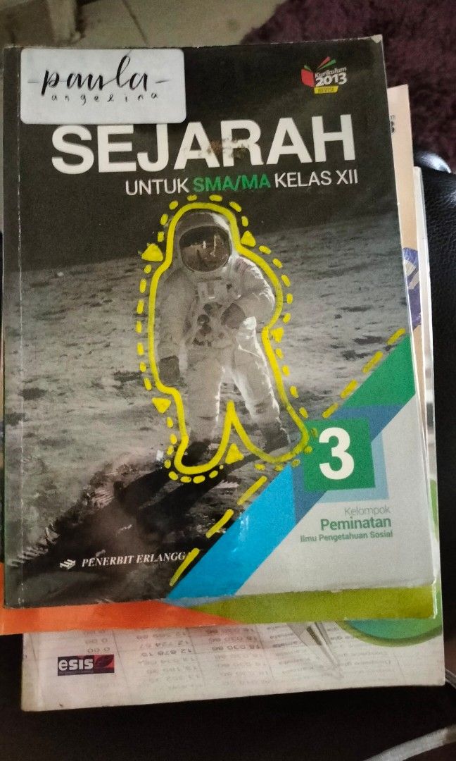 Buku sejarah kelas 12 kurikulum 2013, penerbit erlangga, Buku & Alat Tulis, Buku di Carousell