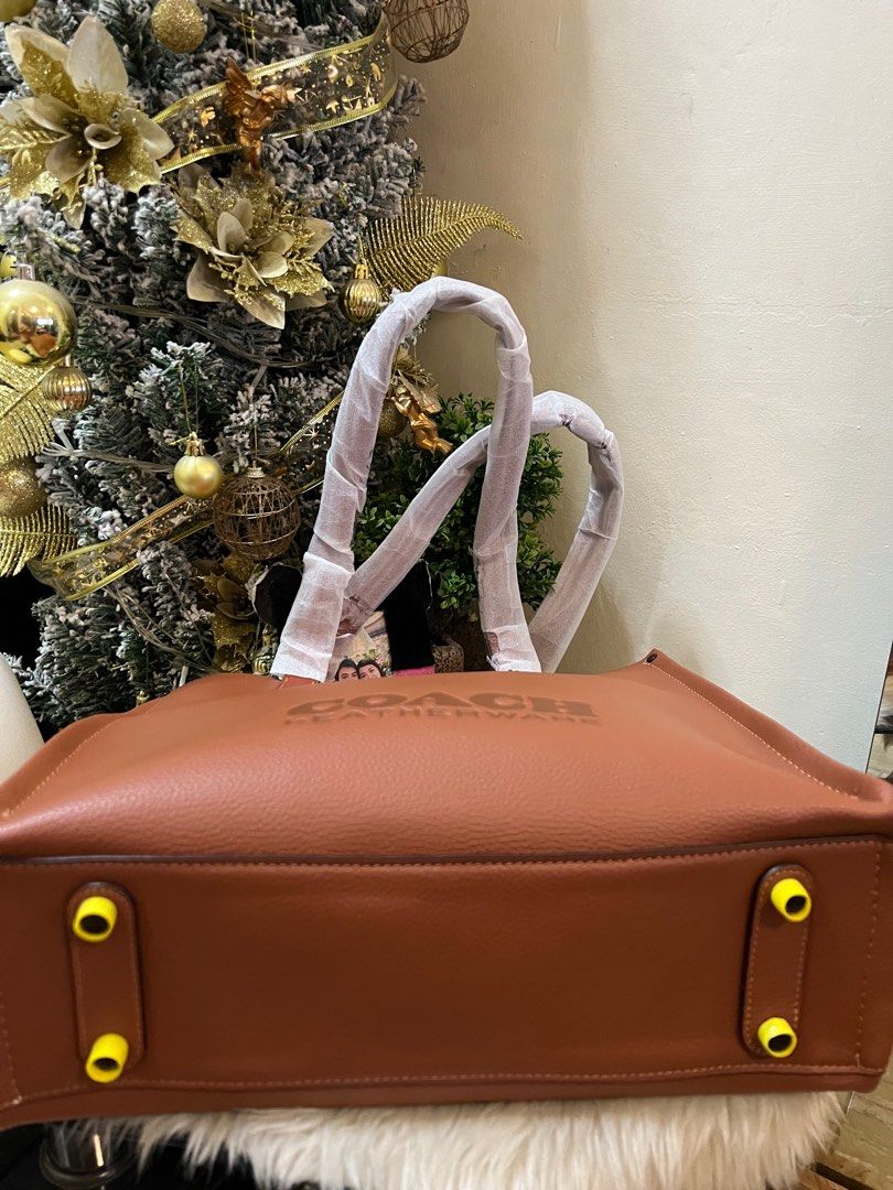 Coach Tote Relay Large, Luxury, Bags & Wallets on Carousell