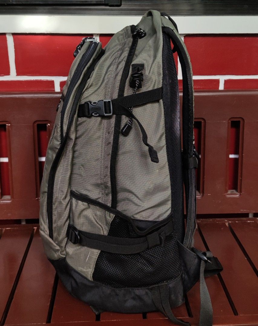 COLEMAN RUCKSACK 25L BACKPACK, Men's Fashion, Bags, Backpacks on Carousell