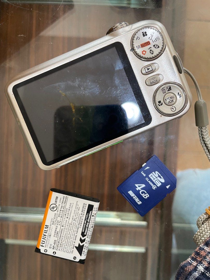 FUJI FILM CAMERA WITH BATT & SD Card (untested), Photography, Cameras ...