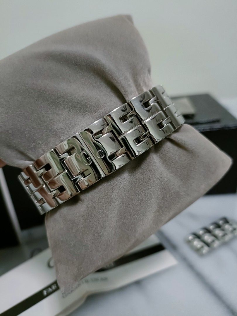 Guess Collection 26001G1 (Women), Luxury, Watches on Carousell