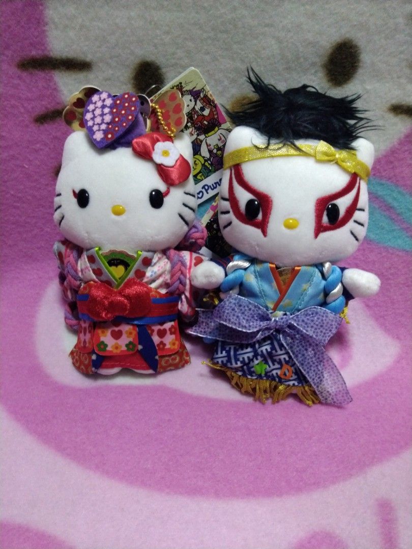 Hello Kitty Couple, Hobbies & Toys, Toys & Games on Carousell