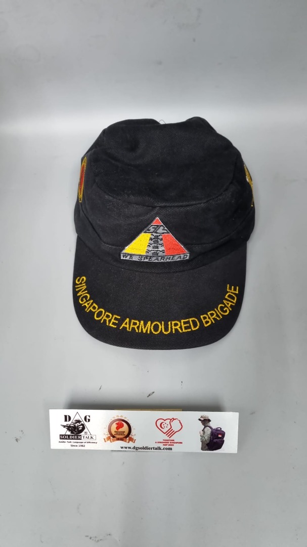 Last piece Singapore Armored Brigade Cap, Men's Fashion, Watches ...