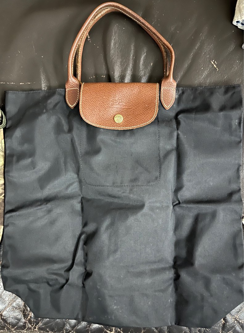 Longchamp A4 size, 女裝, 手袋及銀包, Tote Bags - Carousell