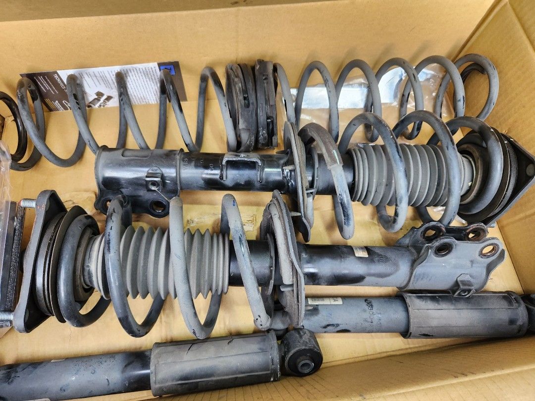 Mando Front Shock Absorber + Spring - for Kia Cerato K3 1.6, Car ...