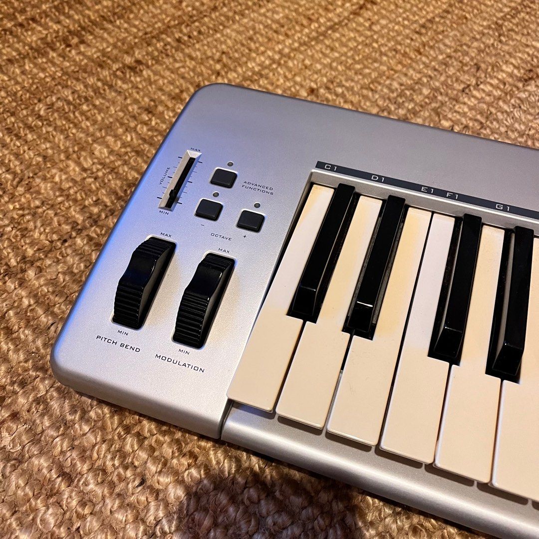M-Audio Keystation 49e USB Midi Keyboard, Hobbies & Toys, Music & Media ...