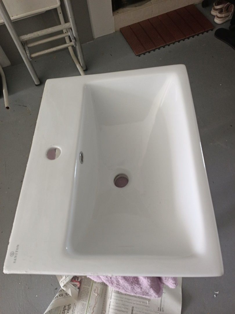 New SANITON wash basin,removed from up grading cheap to go only $20 ...