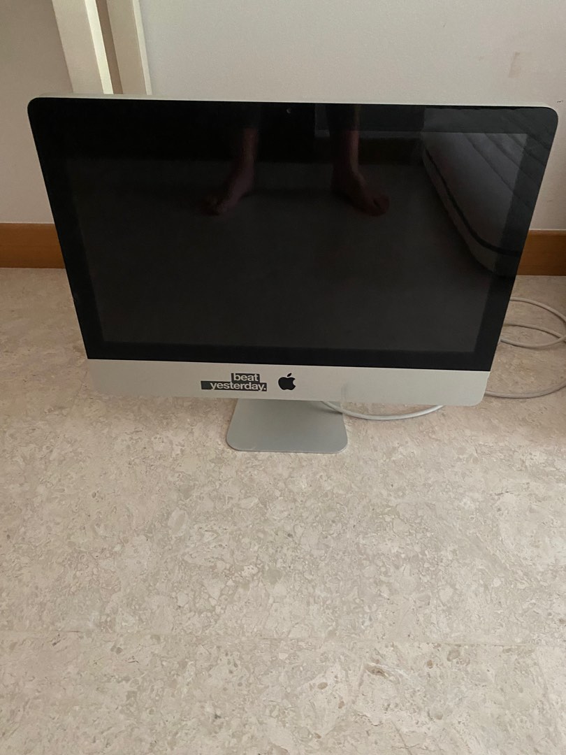 Old apple computer, Computers & Tech, Desktops on Carousell