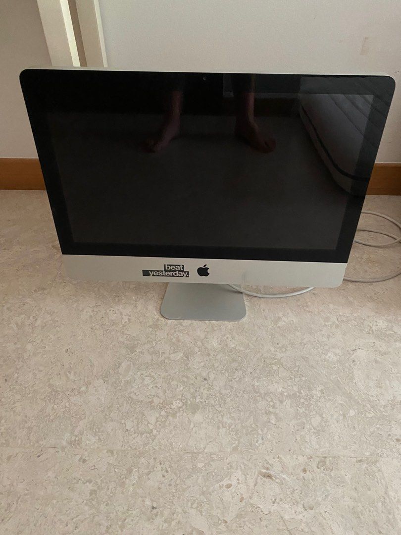 Old apple computer, Computers & Tech, Desktops on Carousell