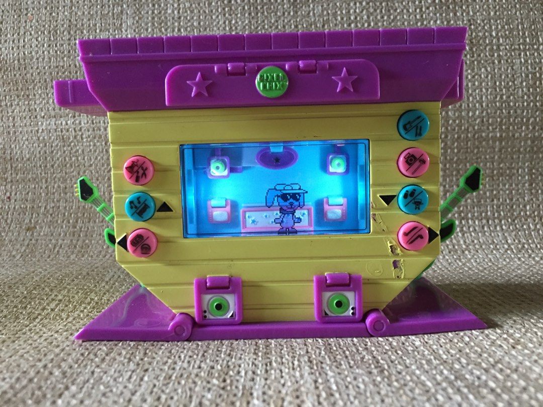 Pixel Chix Cottage House sold by pc, Hobbies & Toys, Toys & Games on ...