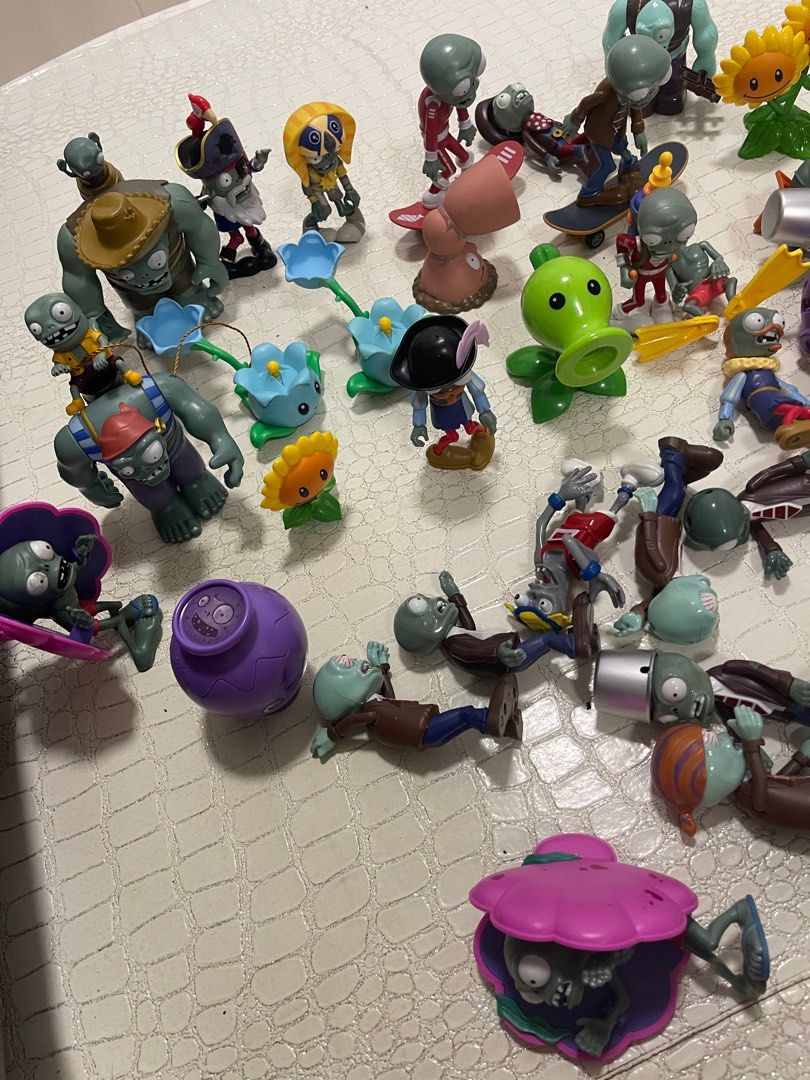 Plants vs zombies toys, Hobbies & Toys, Toys & Games on Carousell