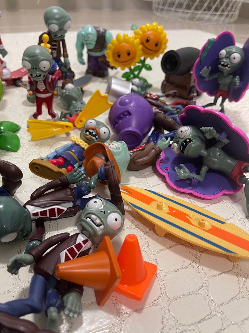 Plants vs zombies toys, Hobbies & Toys, Toys & Games on Carousell