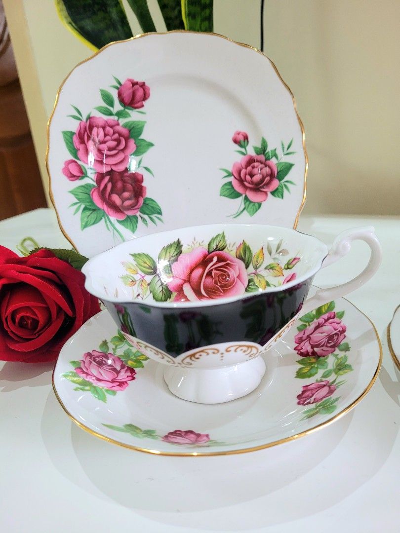 Queens trios Made in England, Hobbies & Toys, Memorabilia ...