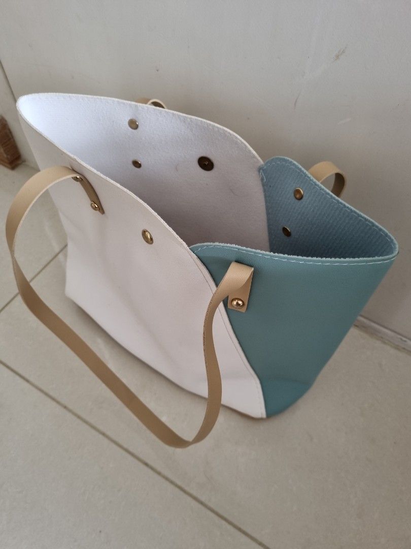 Simple small total bag, Women's Fashion, Bags & Wallets, Tote Bags on ...