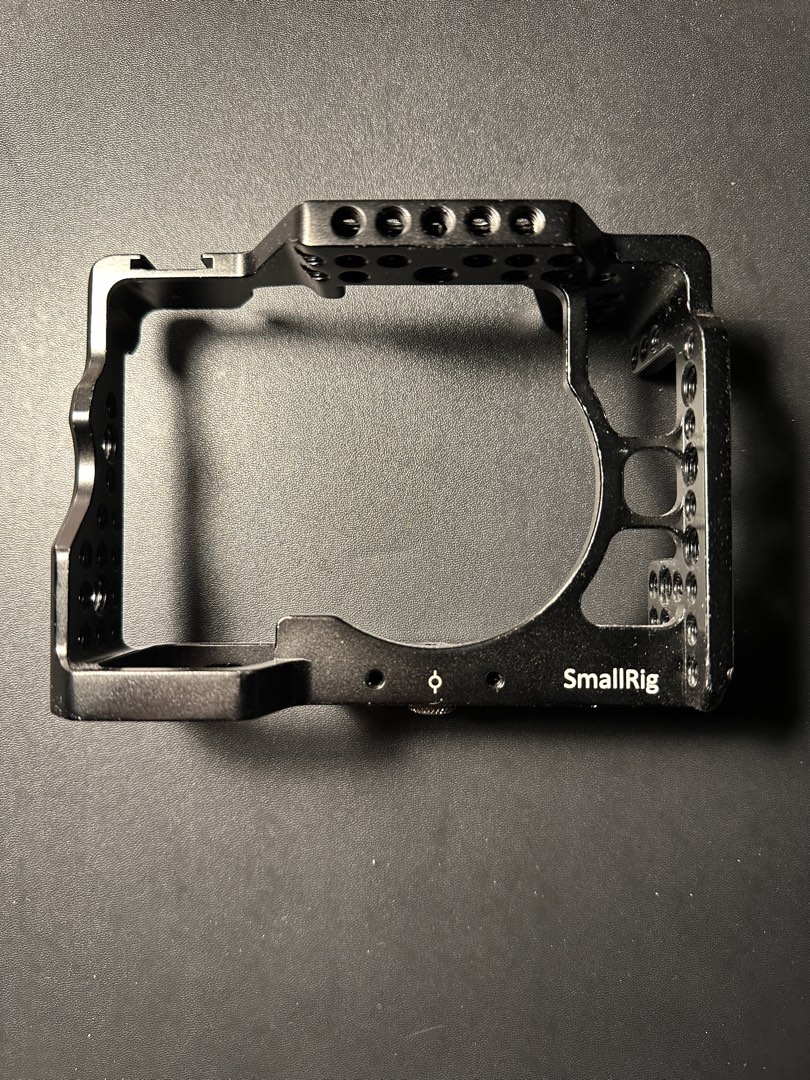 Sony A73 A7iii Small Rig Cage 兔籠, 攝影器材, 鏡頭及裝備 - Carousell