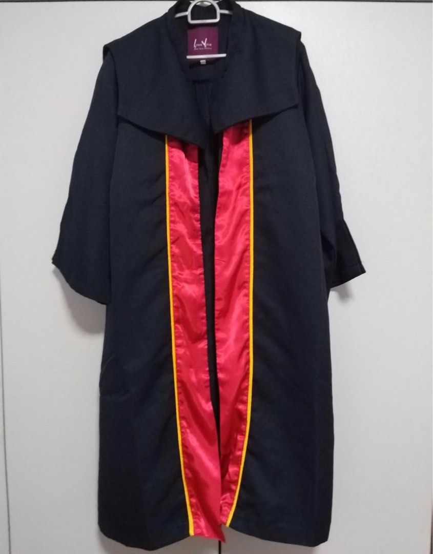 Temasek Polytechnic Graduation Gown, Men's Fashion, Coats, Jackets and ...