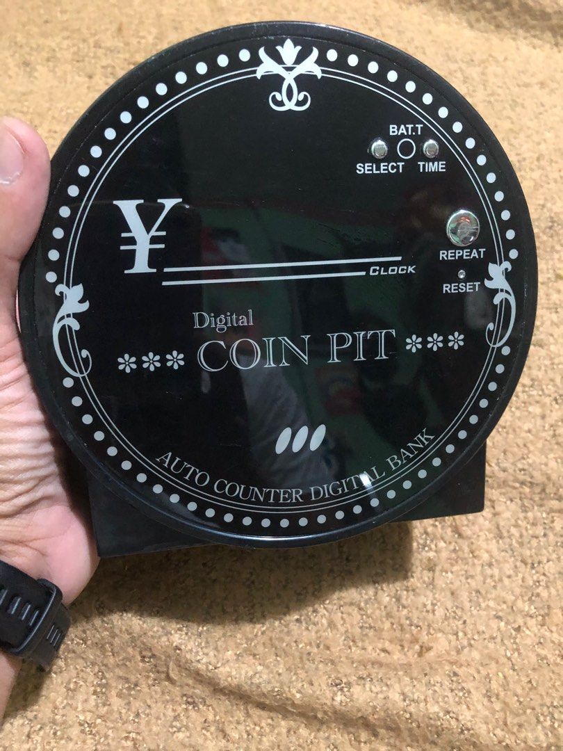 Toybox digital coin pit - desk clock and yen coin bank counter, Hobbies ...