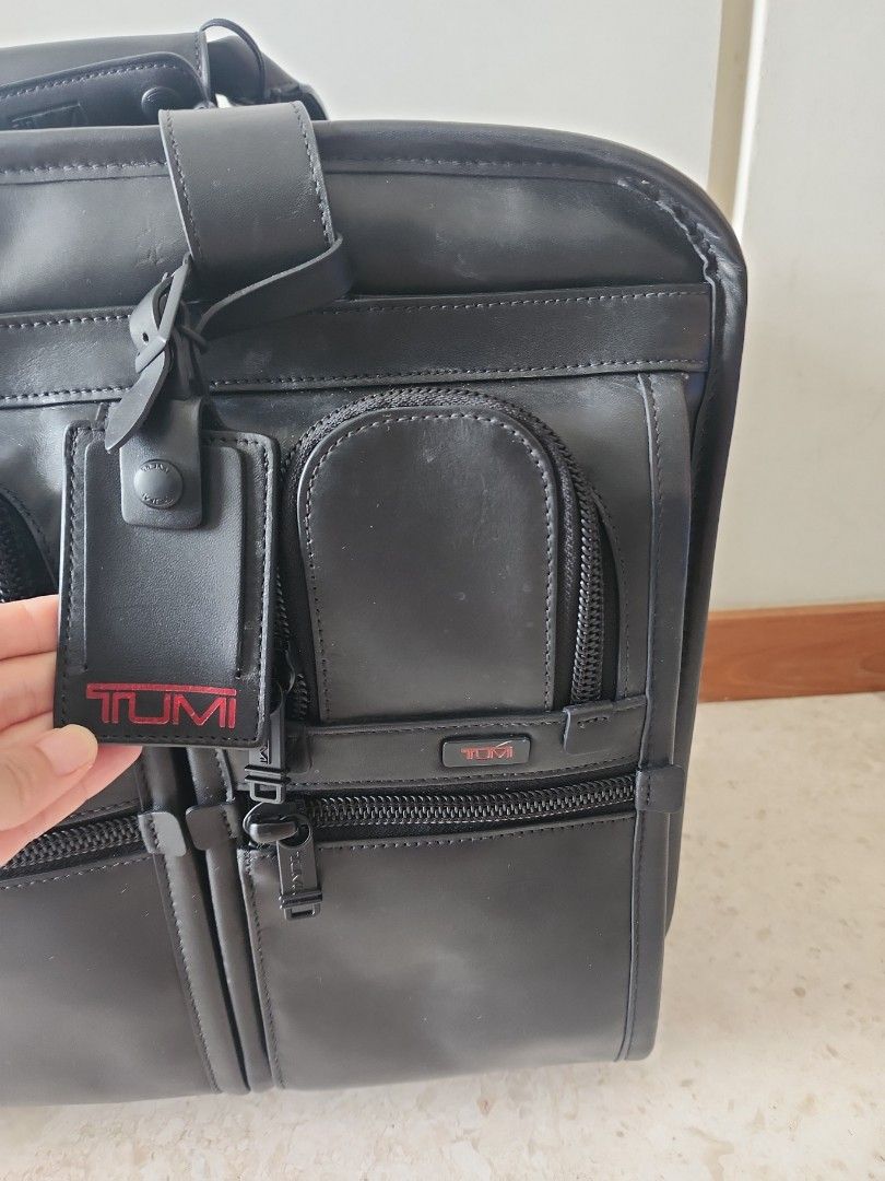 Tumi Wheeled Deluxe Expandable brief with computer case, Men's Fashion ...