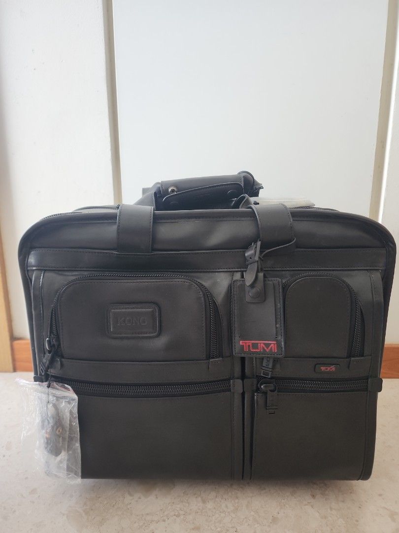Tumi Wheeled Deluxe Expandable brief with computer case, Men's Fashion ...
