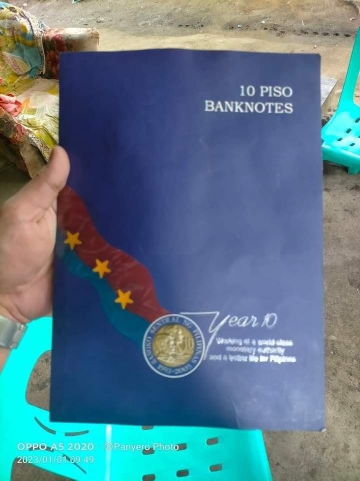 UNCUT BILLS WITH FOLDER, Hobbies & Toys, Memorabilia & Collectibles ...